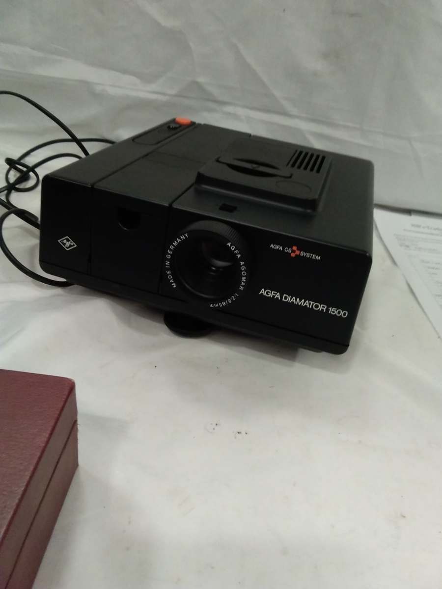 lot 492 2 x slide projectors (one cased) , slide glass blanks, etc ...
